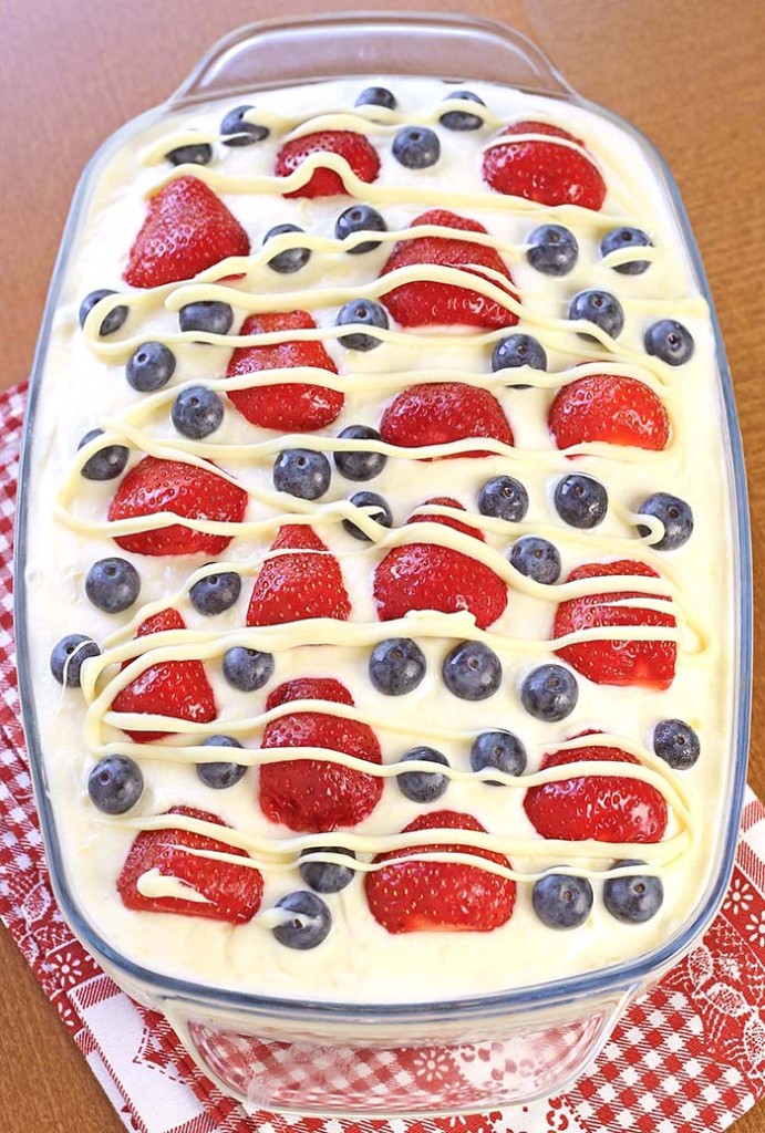 No Bake Summer Berry Icebox Cake - Cakescottage
