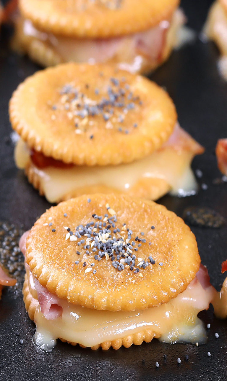 Ham and Cheese Ritz Cracker Sandwiches - Cakescottage