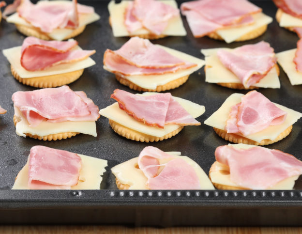Ham and Cheese Ritz Cracker Sandwiches - Cakescottage