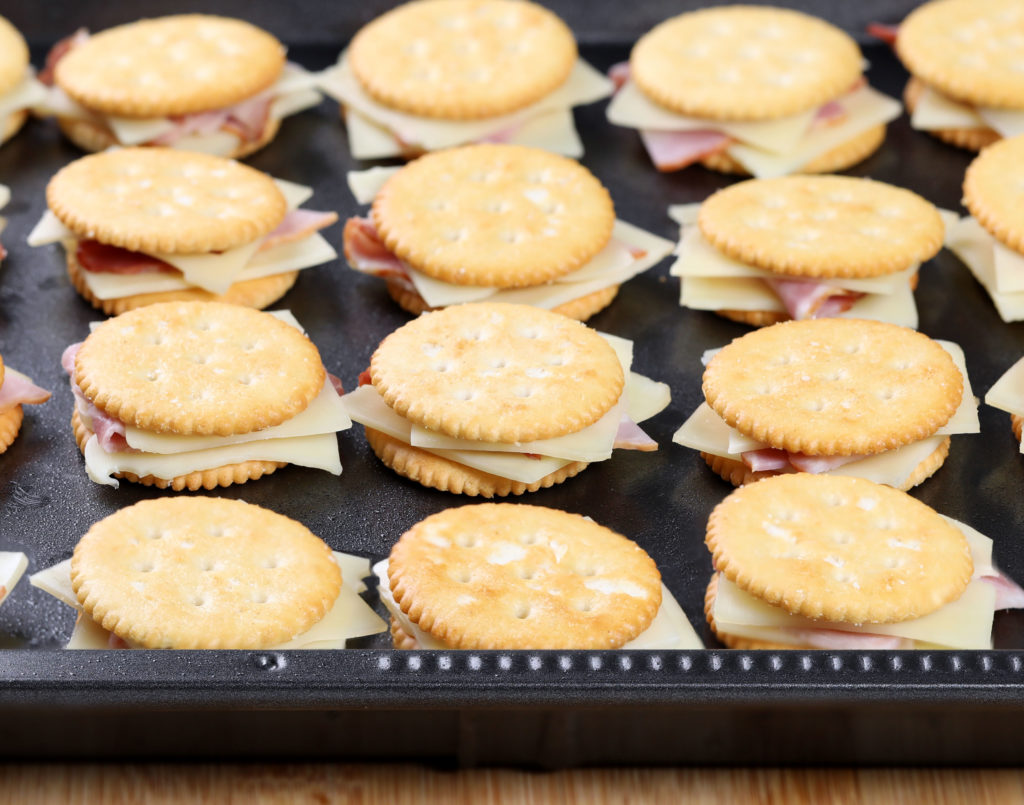 Ham and Cheese Ritz Cracker Sandwiches - Cakescottage